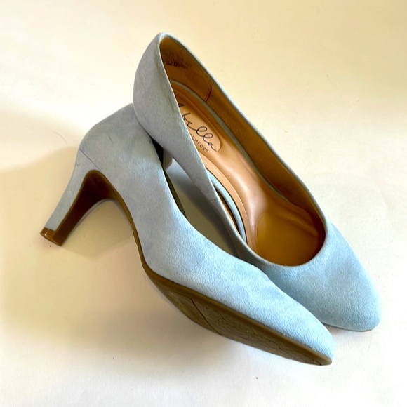 Abella True Comfort | Shoes | Abella True Comfort Powder Blue Suede 3 ...